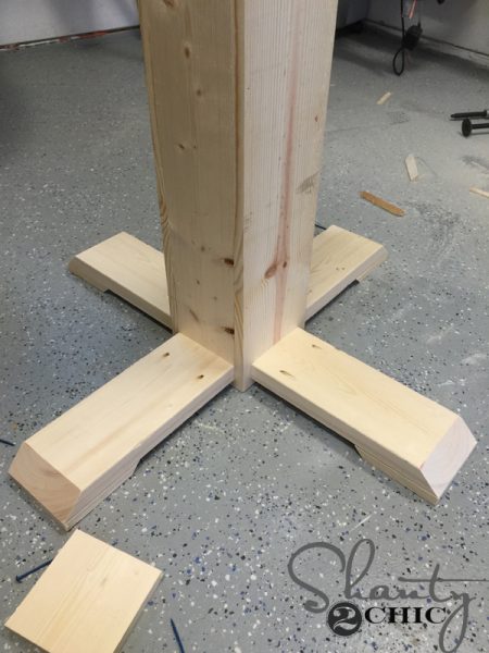 DIY Round Table - As Seen on HGTV Open Concept - Shanty 2 Chic