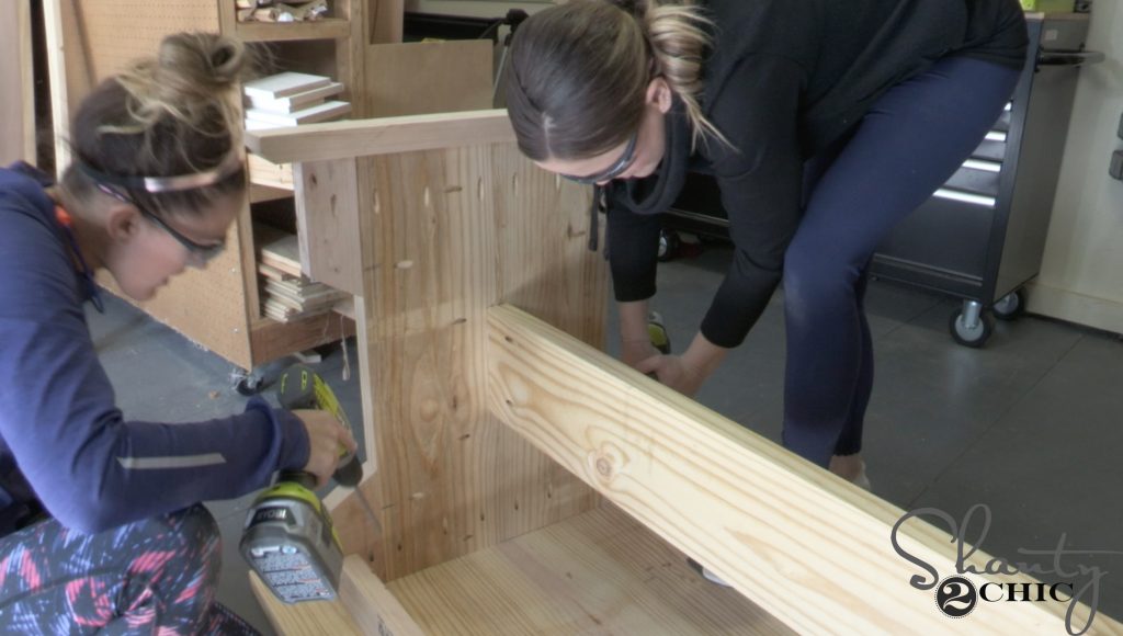 DIY Pew Bench Farmhouse Table - Free Plans & Video Tutorial