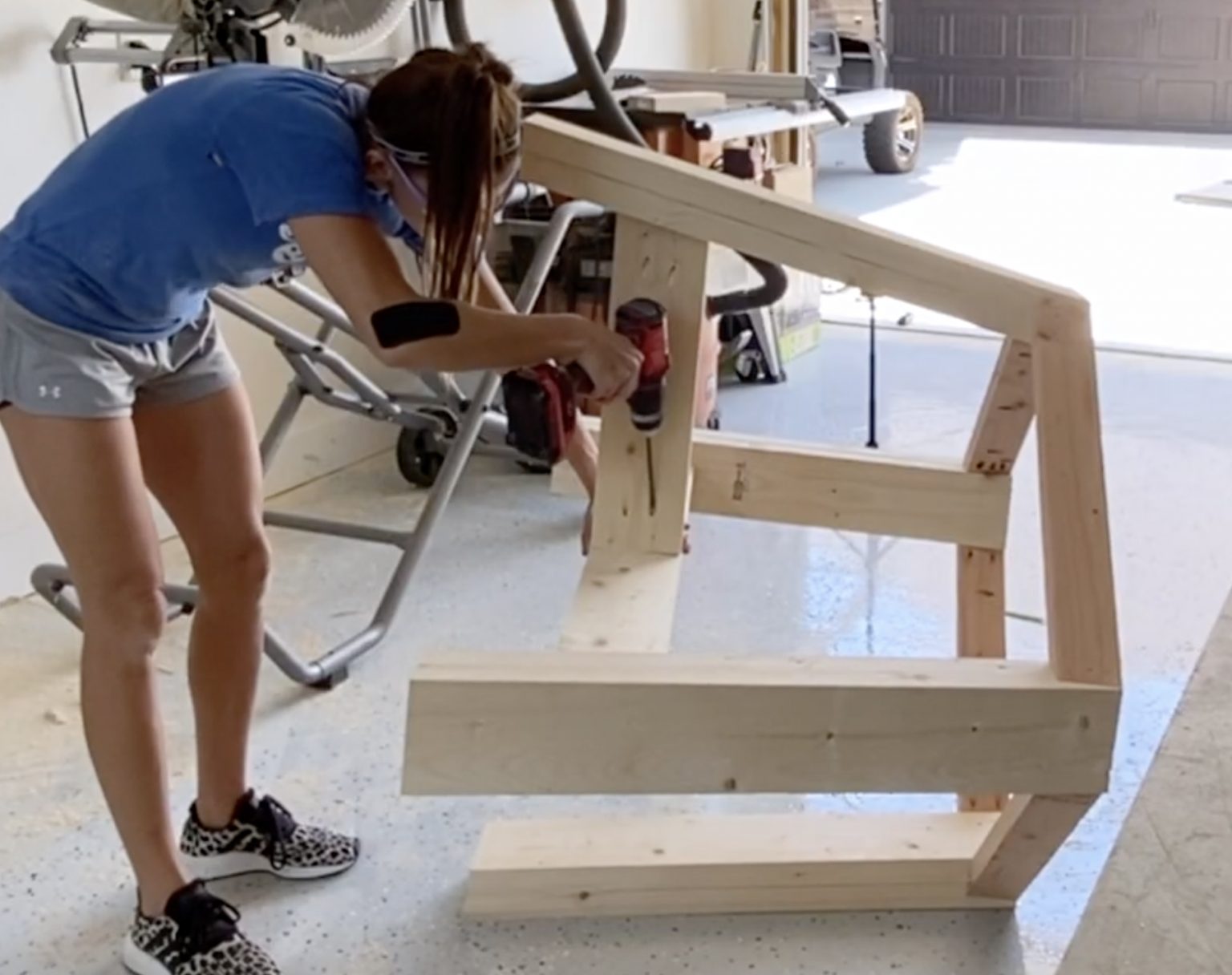 DIY Round Dining Table - Shanty 2 Chic