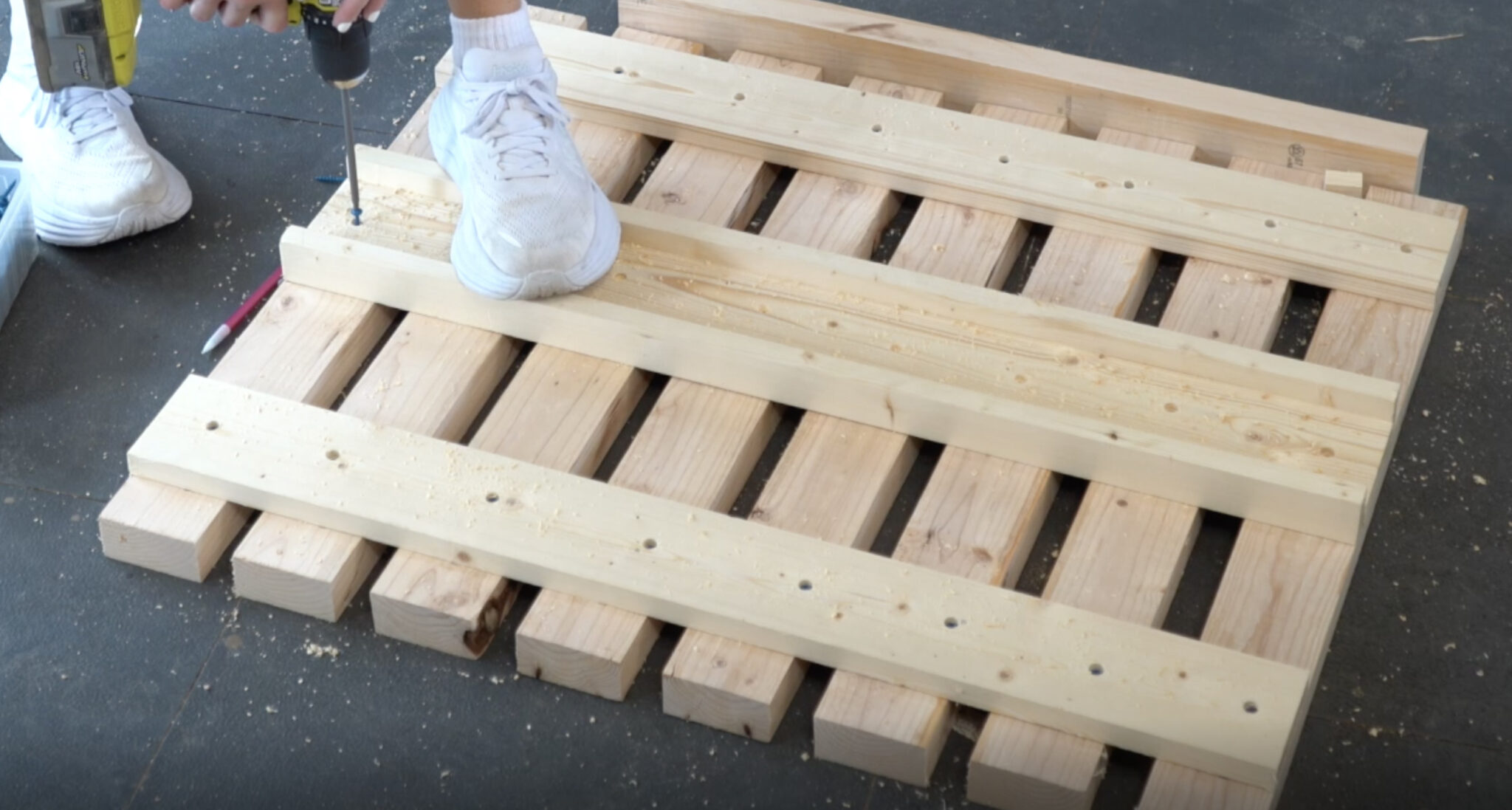 How to Build an Outdoor Lounge Chair - Shanty 2 Chic