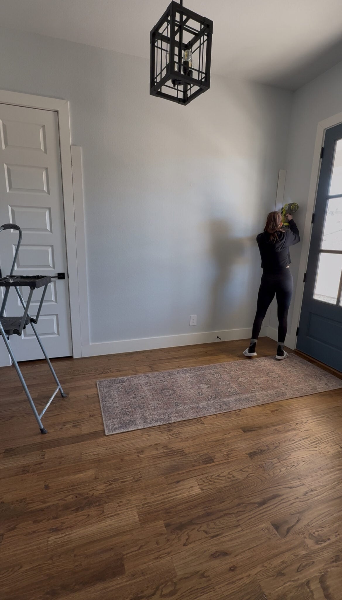 Renter-Friendly Modern Accent Wall: No Glue, No Screws DIY Tutorial ...