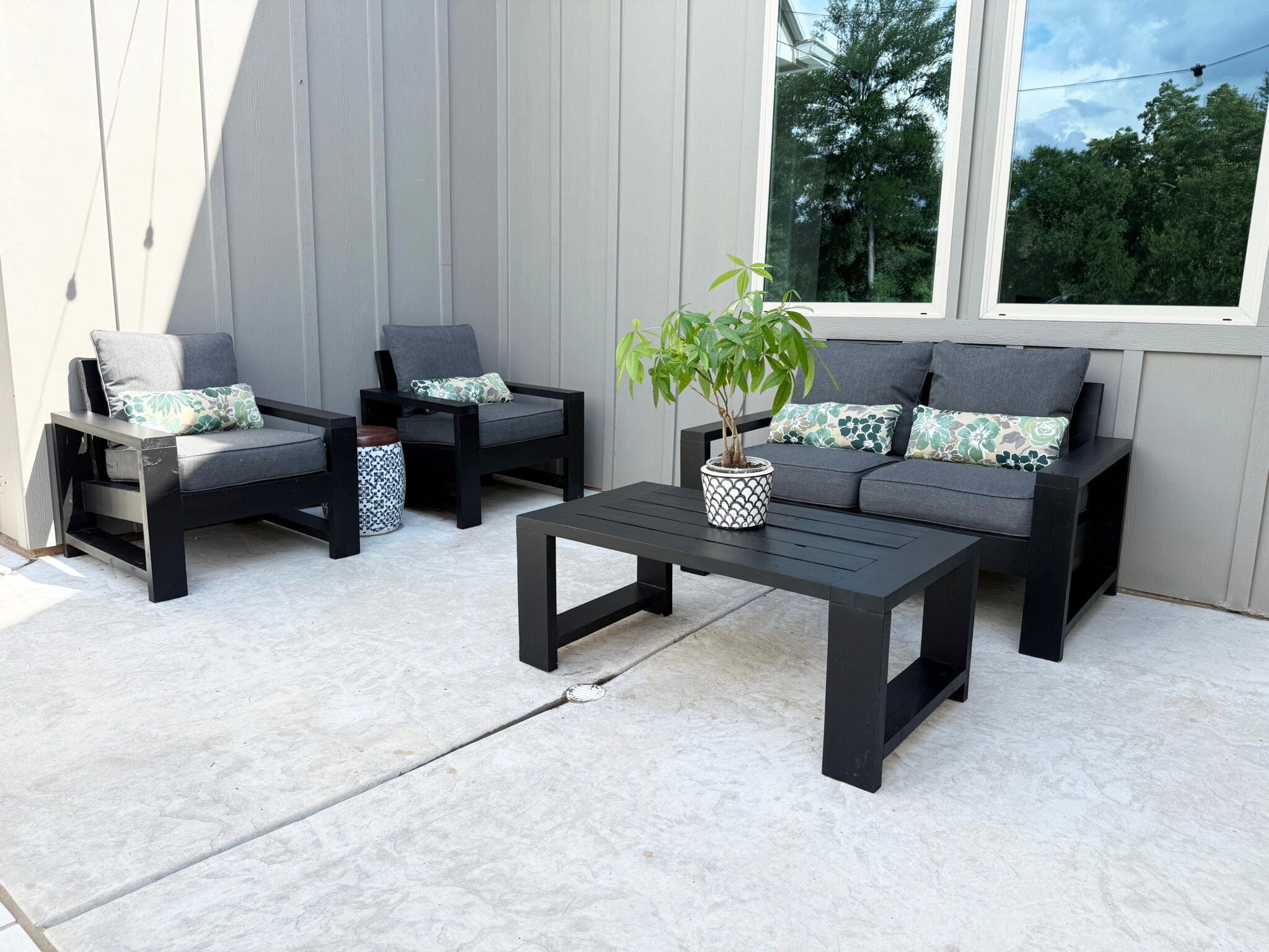 DIY Outdoor Coffee Table Plans with 2x6 Boards for Under $40 - Shanty 2 ...